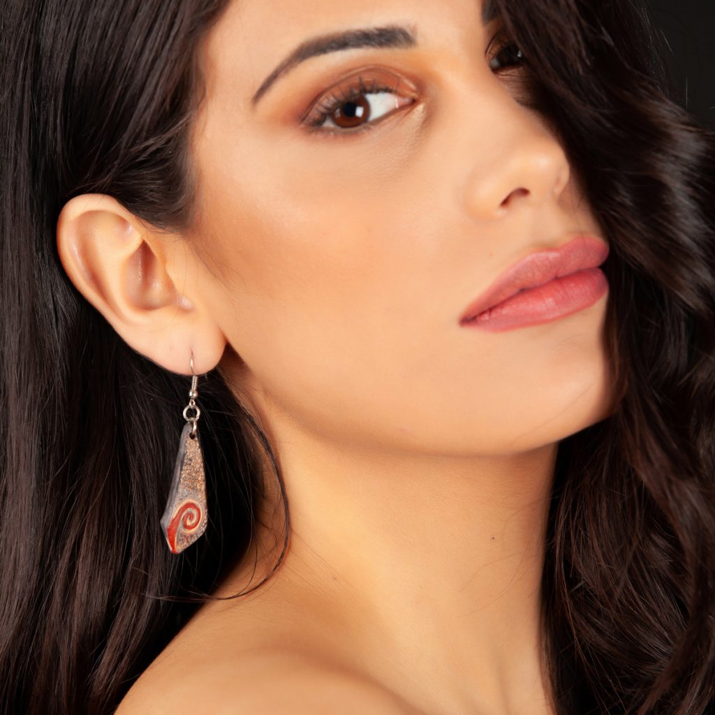 Rhombus-shaped earrings with spiral - GreekArt